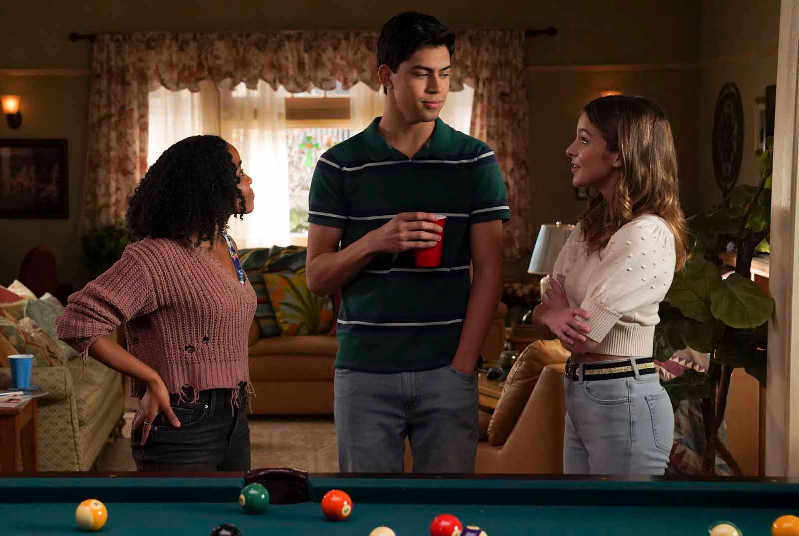 La Vie à cinq (2020) : La Vie à cinq (2020) : Photo Niko Guardado ...