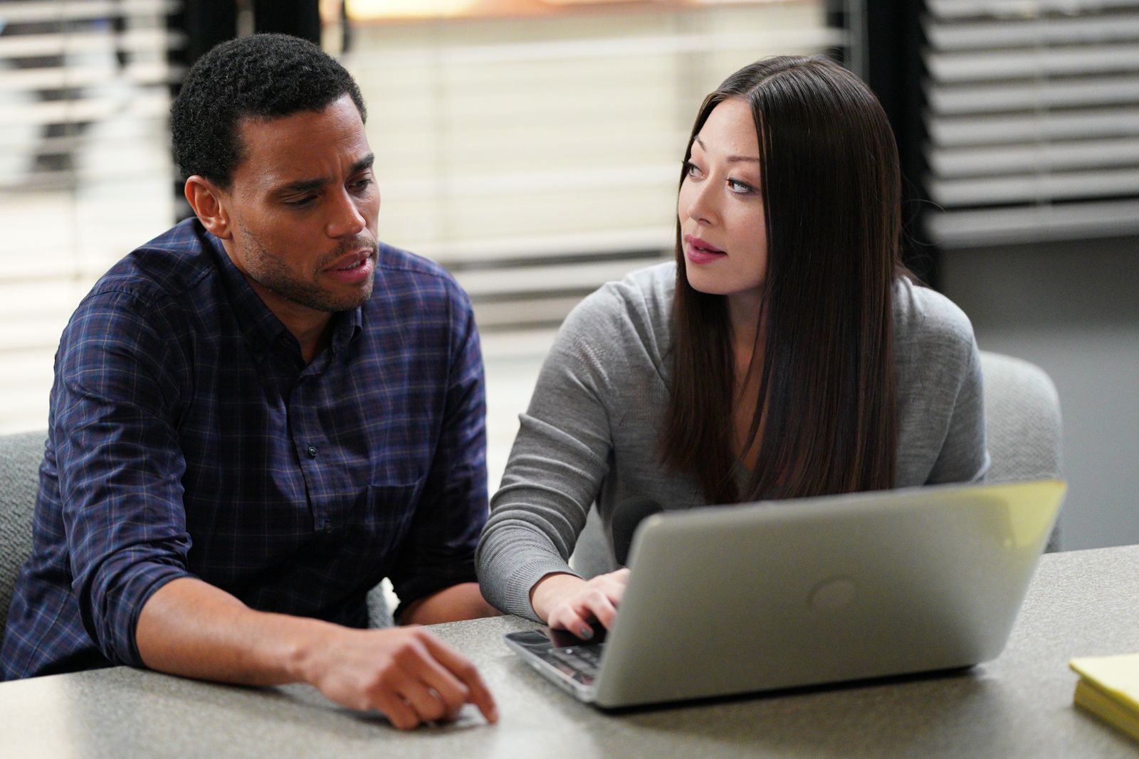 Photo de Fiona Rene - Stumptown : Photo Fiona Rene, Michael Ealy ...