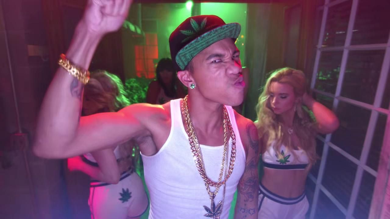 Poster Disjointed saison 1 - Affiche 13 sur 30 - AlloCiné