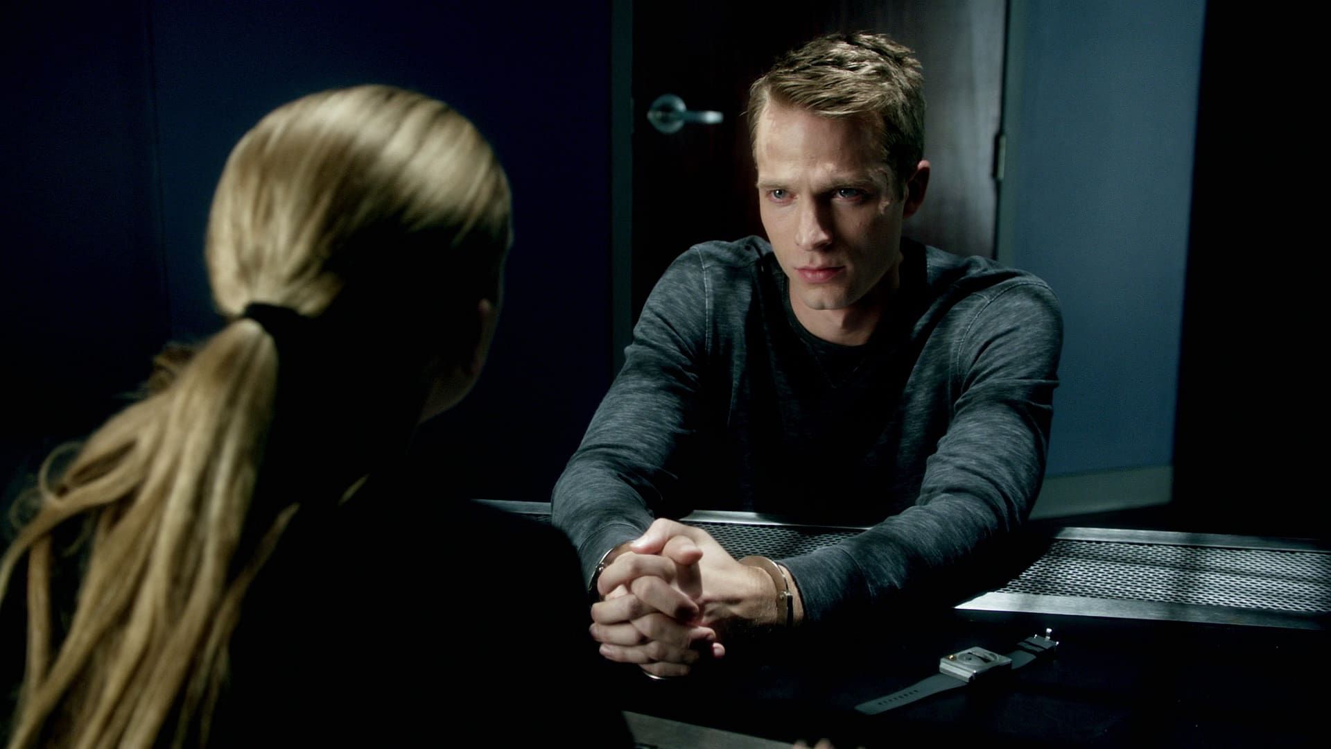 Poster Fringe saison 4 - Affiche 16 sur 706 - AlloCiné