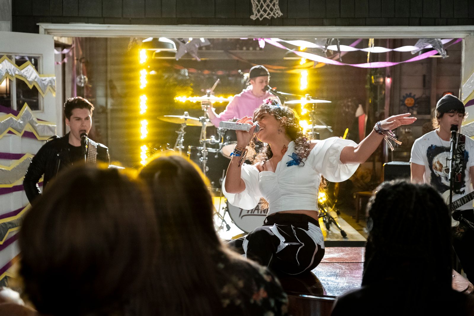 Photo de Madison Reyes - Julie and the Phantoms : Photo Madison Reyes ...