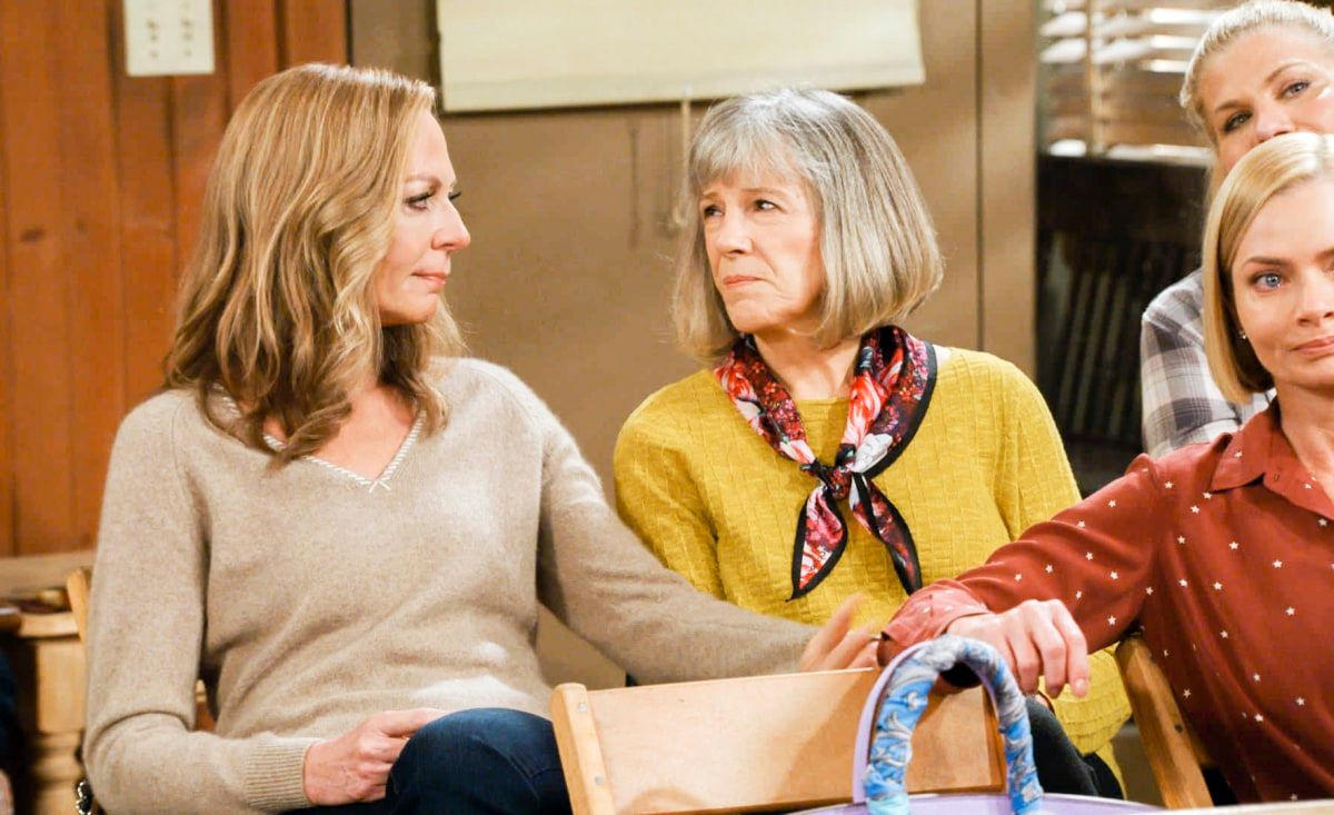 Photo de Mimi Kennedy - Mom : Photo Mimi Kennedy, Allison Janney ...
