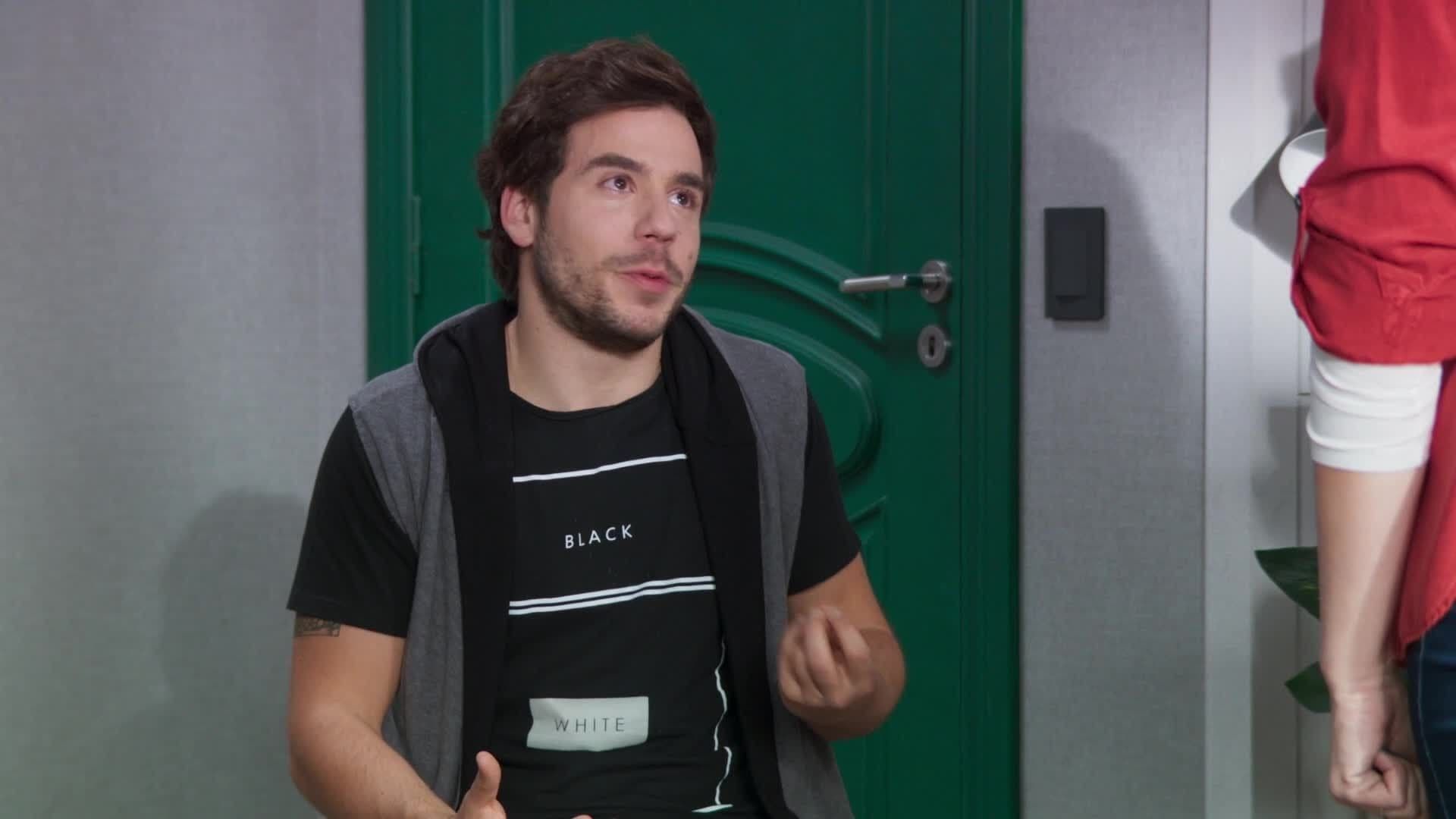 Poster Bia saison 2 - Affiche 9 sur 130 - AlloCiné