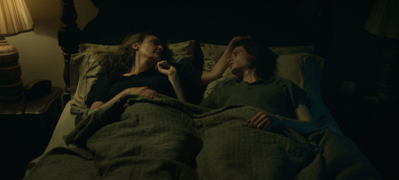 Photo de Lisa Emery - Photo Lisa Emery, Charlie Tahan - Photo 2 sur 6 ...