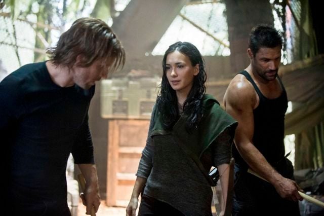 Photo de Celina Jade - Arrow : Photo Manu Bennett, Stephen Amell ...