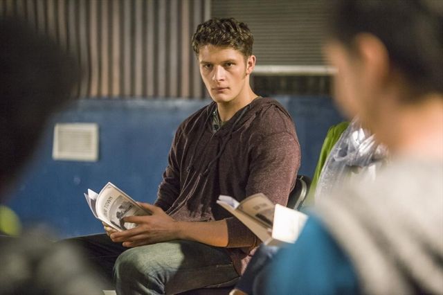 Photo de Brett Dier - Ravenswood : Photo Brett Dier - Photo 94 sur 109 ...