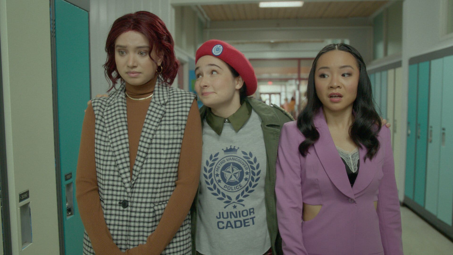 Poster Fakes saison 1 - Affiche 2 sur 11 - AlloCiné