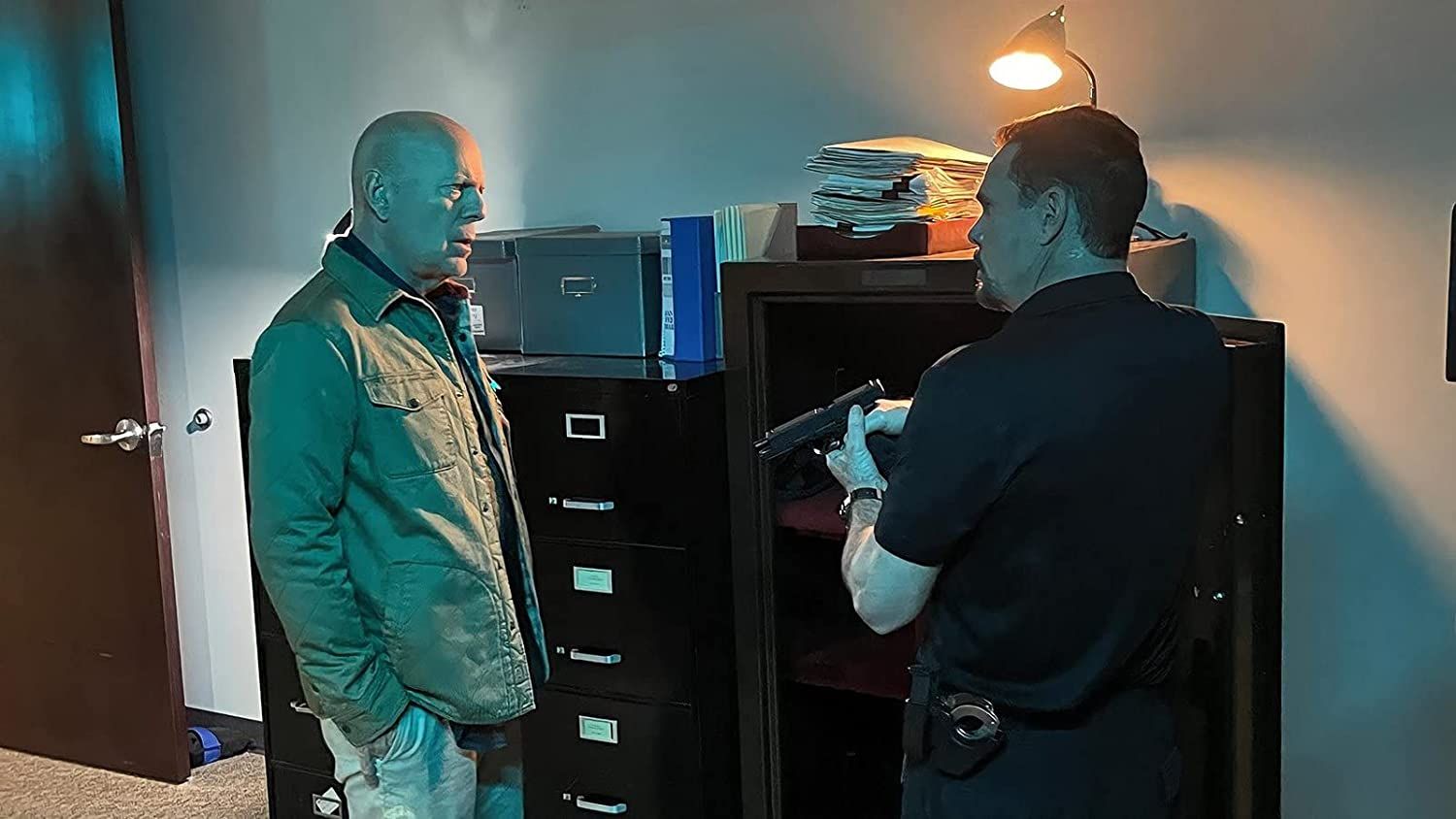 Photo du film Wire Room - Photo 3 sur 6 - AlloCiné