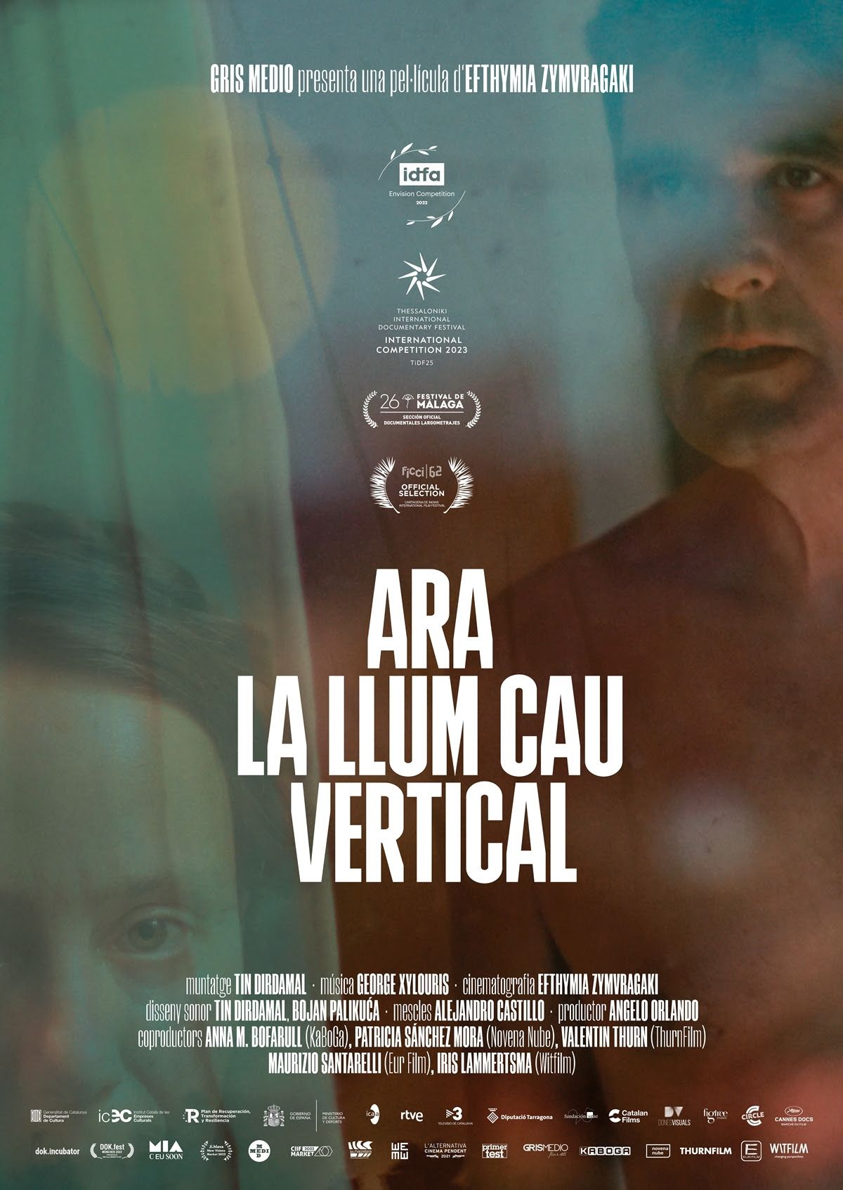 Ara la llum cau vertical - Film documentaire 2023 - AlloCiné