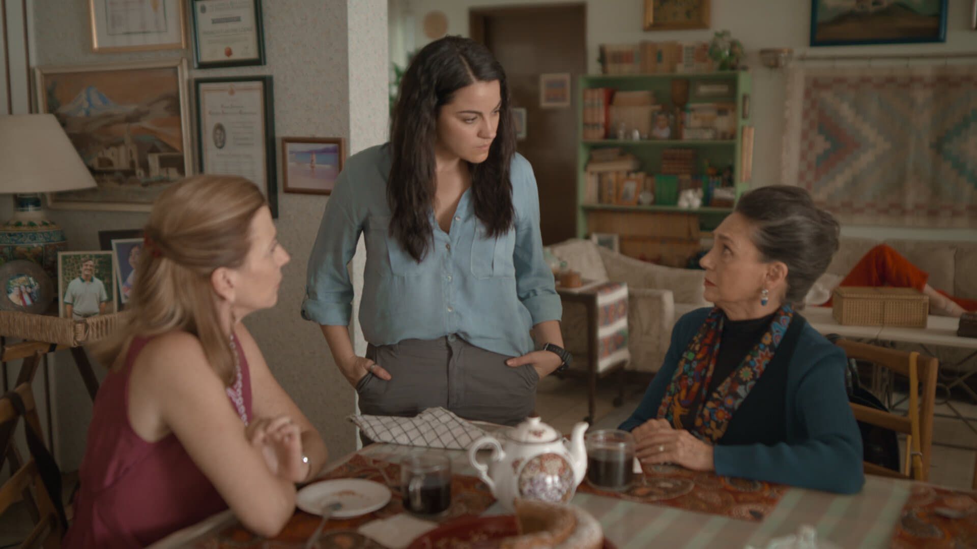 Poster Tríada saison 1 - Affiche 3 sur 9 - AlloCiné