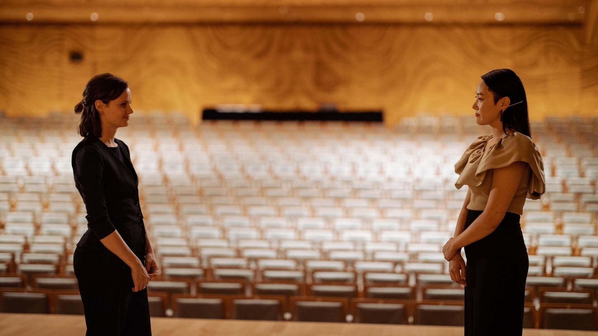 Poster Bad Behaviour saison 1 - Affiche 1 sur 8 - AlloCiné