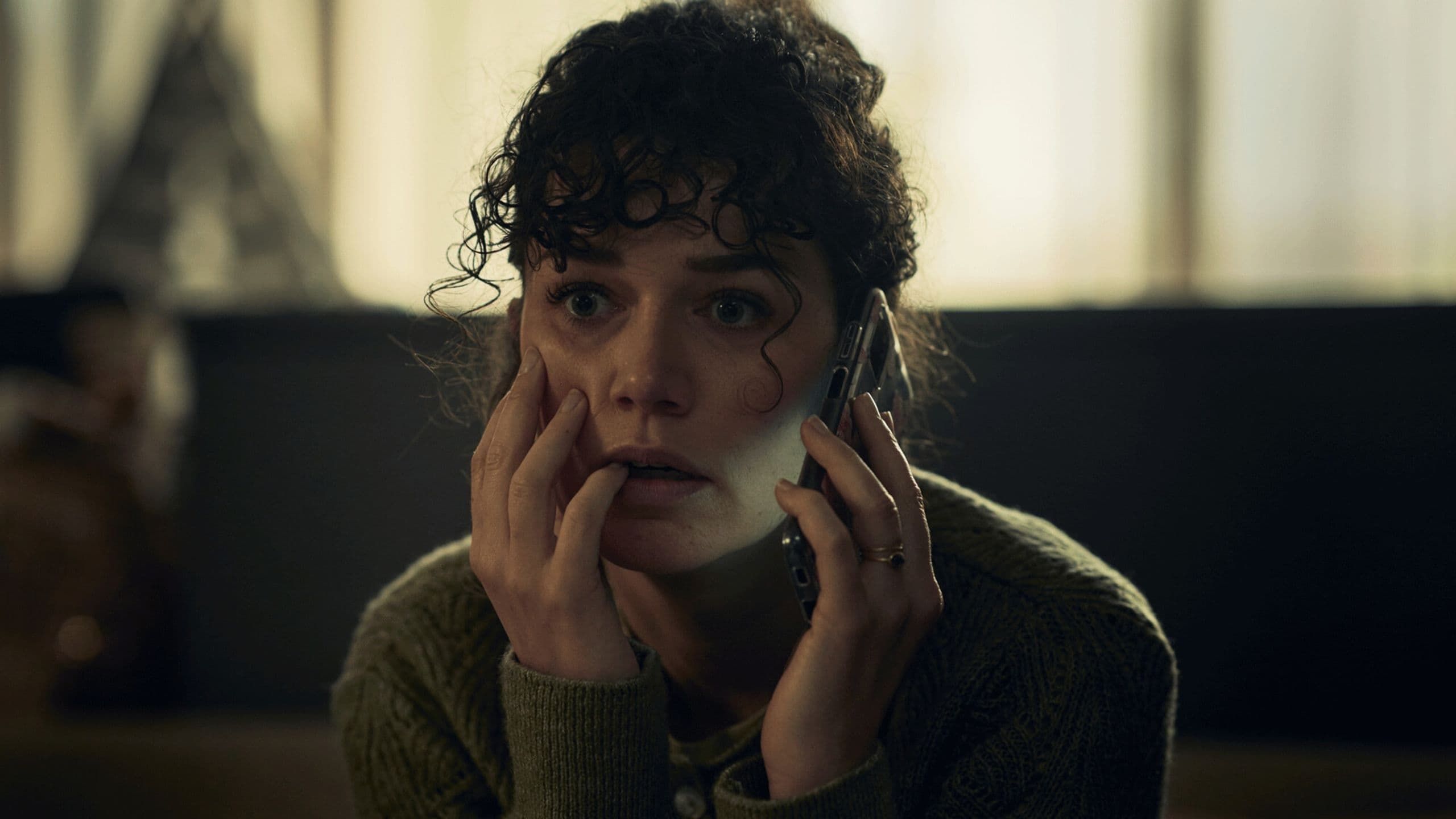 Poster The Golden Hour saison 1 - Affiche 6 sur 8 - AlloCiné