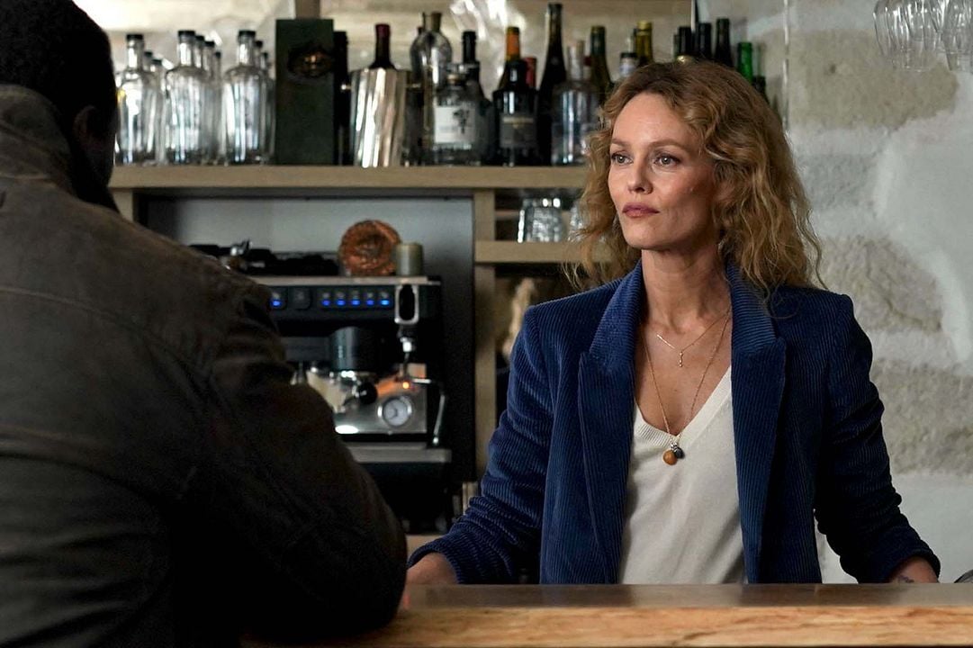 Photo de Vanessa Paradis - Dis-moi juste que tu m'aimes : Photo Vanessa Paradis - Photo 0 sur 90 ...