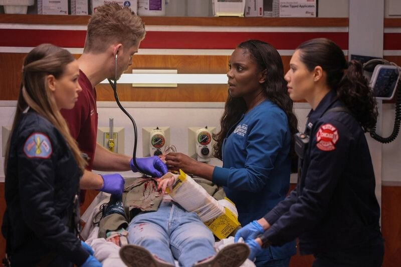 Photo de Luke Mitchell - Chicago Med : Photo Marlyne Barrett, Luke ...