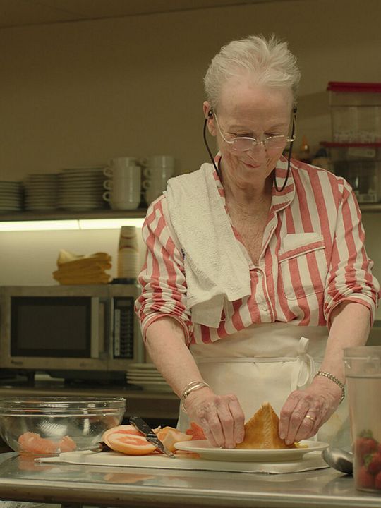 Affiche du film Familiar Touch - Photo 2 sur 2 - AlloCiné