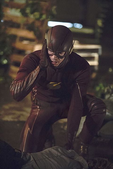 Photo de Grant Gustin - Flash (2014) : Photo Grant Gustin - Photo 353 ...
