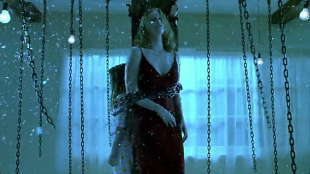 Photo du film Hellraiser 5 : Inferno - Photo 5 sur 7 - AlloCiné