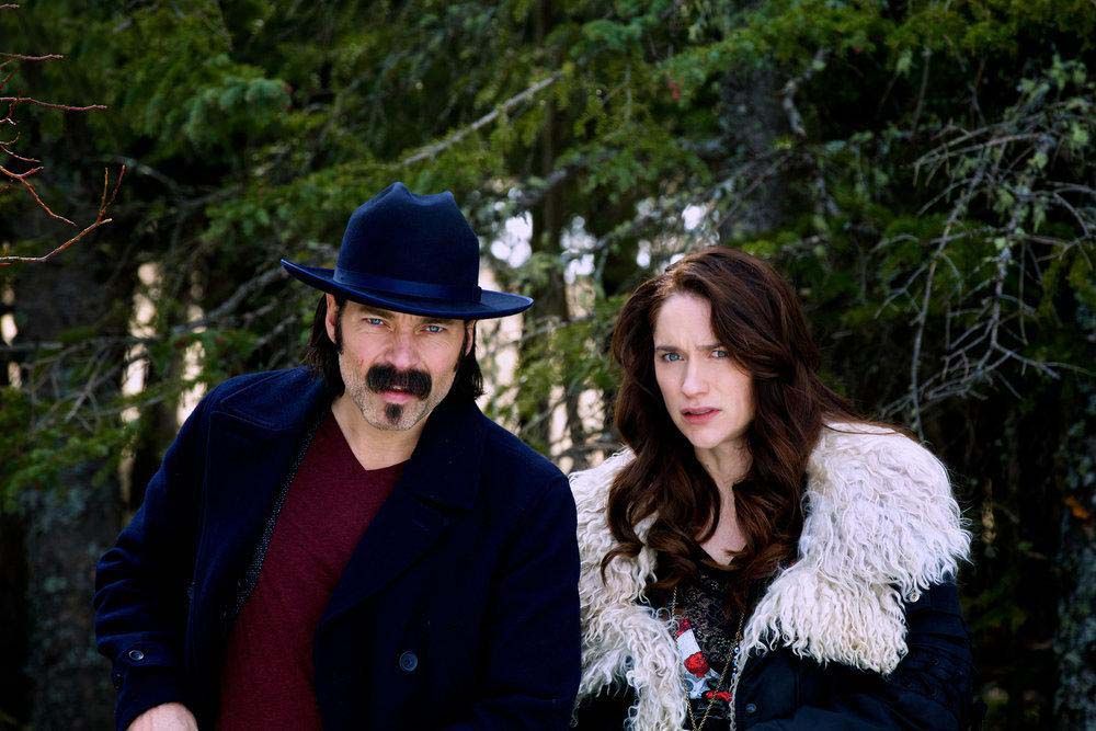 Wynonna Earp : Wynonna Earp : Photo Melanie Scrofano, Tim Rozon - 115 ...