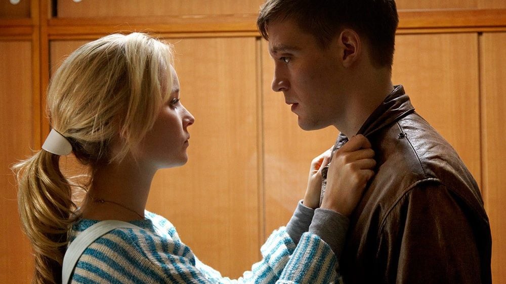 Poster Deutschland 83 - Saison 1 - Affiche 8 sur 9 - AlloCiné