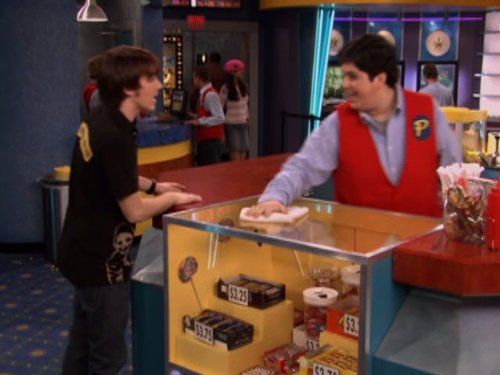Poster Drake & Josh saison 2 - Affiche 49 sur 63 - AlloCiné