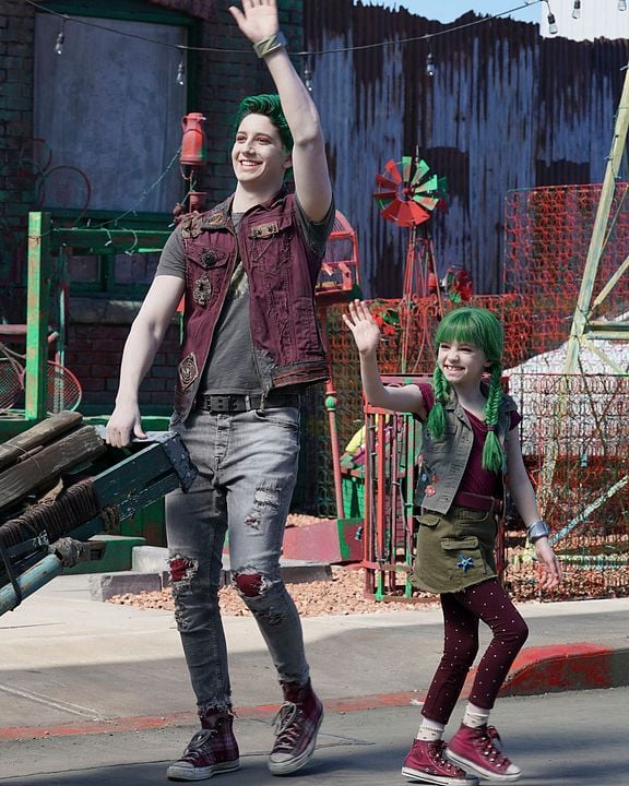 Photo de Kingston Foster - Zombies 2 : Photo Milo Manheim, Kingston ...