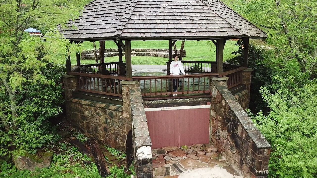 Poster saison 1 - Affiche 16 sur 21 - AlloCiné