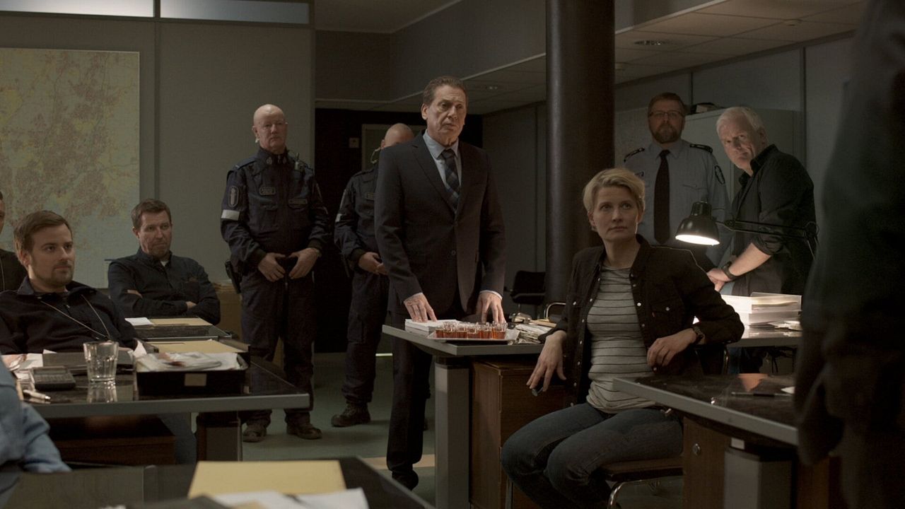 Poster saison 2 - Affiche 11 sur 42 - AlloCiné