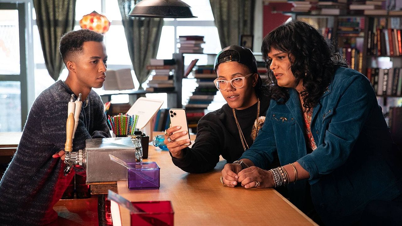 Poster Sort Of saison 2 - Affiche 10 sur 19 - AlloCiné