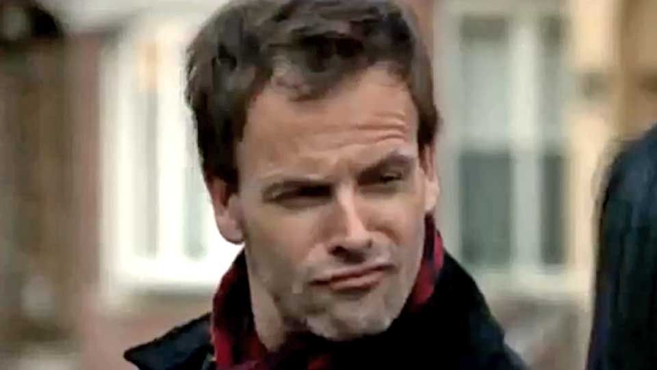 Elementary - saison 1 Bande-annonce (2) VO - Trailer Elementary S01 - AlloCiné