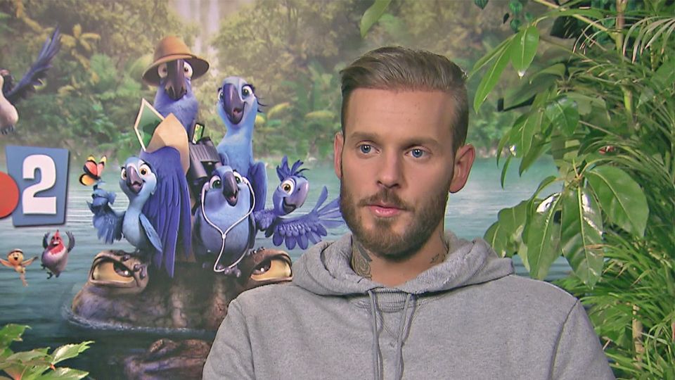 Making of du film Rio 2 - Rio 2 - MAKING OF "M Pokora est Roberto ...