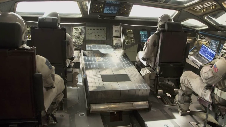 Making of du film Interstellar - TARS et CASE : la création des robots ...