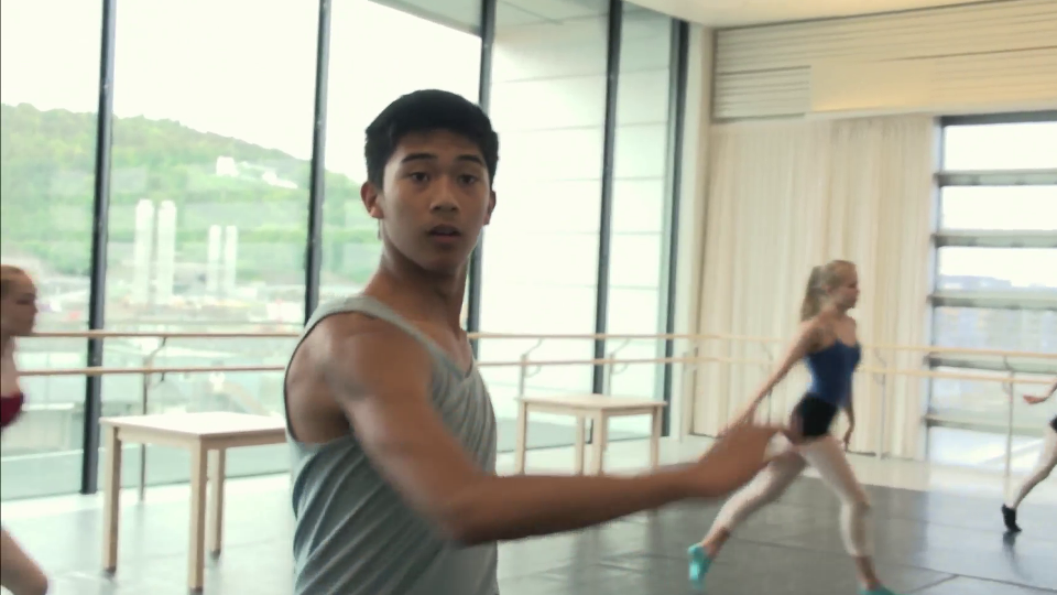 Extrait du film DANCERS - Dancers - EXTRAIT VO "Entraînement" - AlloCiné