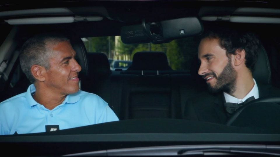 A votre service - saison 1 Teaser VF - Teaser A votre service S01 ...