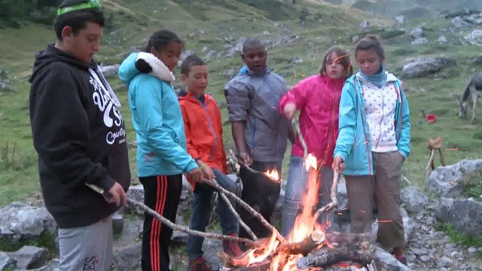 Trailer du film Le Lien - Le Lien Bande-annonce VF - AlloCiné