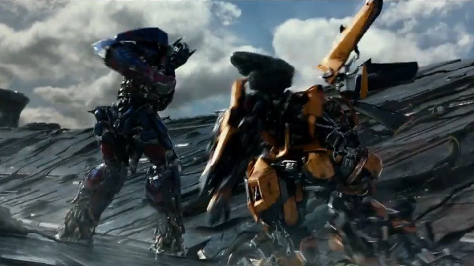 Optimus Prime vs Bumblebee - AlloCiné