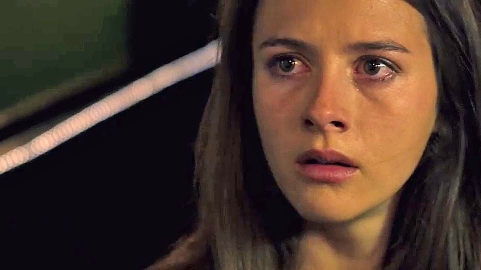 Trailer du film Hostile - Hostile Bande-annonce VO - AlloCiné