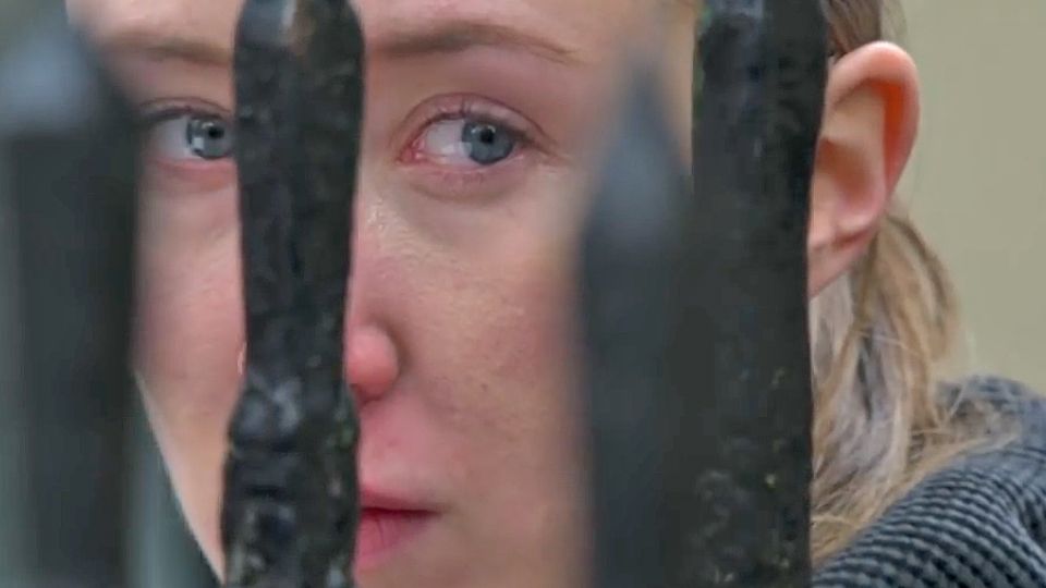 Chloe - saison 1 Bande-annonce VO - Trailer Chloe S01 - AlloCiné