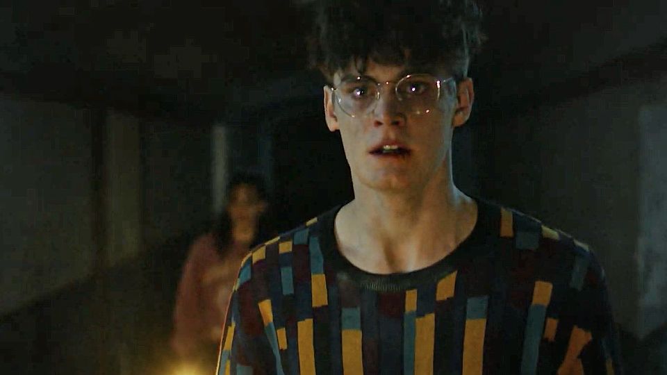 Teaser du film Deep Fear - Deep Fear Teaser VF - AlloCiné