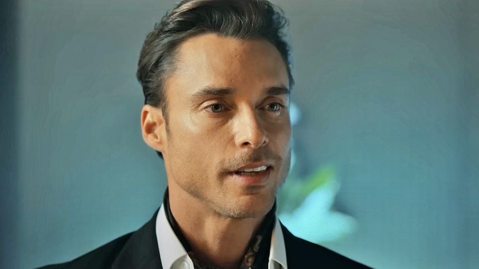 Faux profil - saison 1 Bande-annonce VO - Trailer Faux profil S01 ...