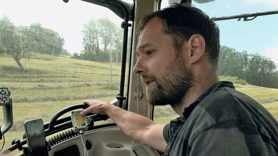 Trailer du film La Ferme des Bertrand - La Ferme des Bertrand Bande ...