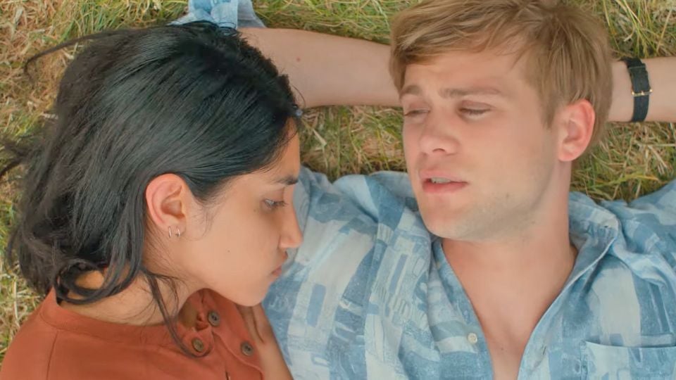 Un jour - saison 1 Bande-annonce VO - Trailer Un jour S01 - AlloCiné